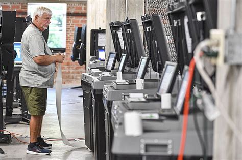 Former Candidate Files Suit Over Voting Machines Using Bar Codes