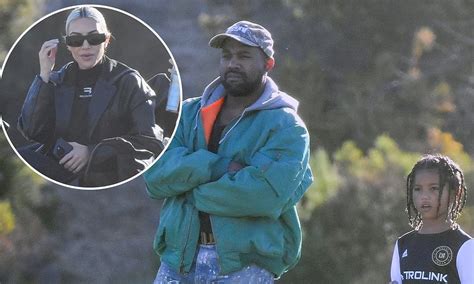 Kim Kardashian Lần đầu Tái Ngộ Kanye West Sau Loạt ồn ào Nhưng Lại Né