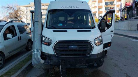 Direksiyon Başında Kalp Krizi Geçirerek Kaza Yapan Dolmuş şoförü