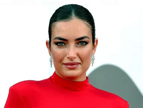 استایل نیلوفر اداتی، مدل ایرانی ایتالیایی در جشنواره فیلم ونیز قطار وبگردی