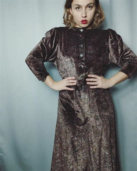 Вінтажна оксамитова сукня — ціна 290 грн у каталозі Довгі сукні Купити жіночі речі за доступною