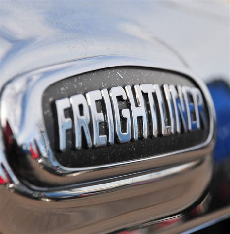 Значок Freightliner Trucks что означает логотип эмблема на