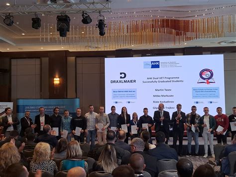 ФОТО На годинешниот Subex 2022 беа промовирани учениците од прва година од паралелките