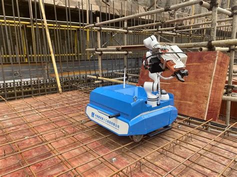 科技赋能中建八局自行式智能钢筋绑扎机器人RBBD Bot2 0首次亮相