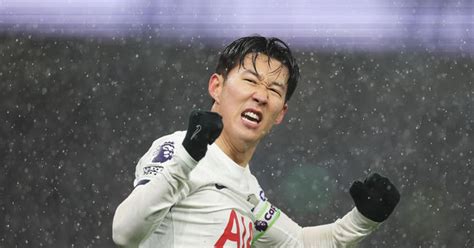 손흥민 2024년에도 골 행진 계속 리그 12호 골로 새해 축포→pl 득점 2위