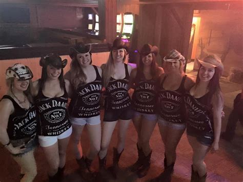 Waitresses R Ifyouhadtopickone