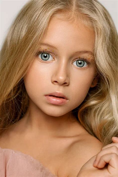 Height 140cm 4 7 Shoe 34 Eu 2½ Us 1½ Uk Hair Blond Eyes Blue