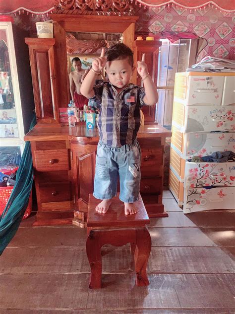 ទូសម្អាង ឈើធ្នង់ Thong ជាងចម្លាក់ឈើ Facebook