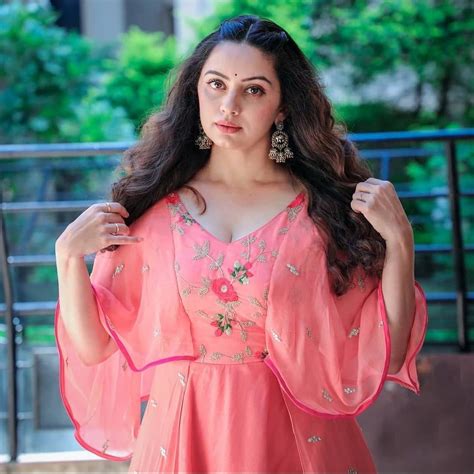 Shruti Marathe Shrutimarathefc • Instagram Photos And Videos