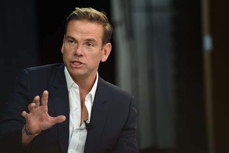 Foxs Lachlan Murdoch And Suzanne Scott Take Pay Cuts
