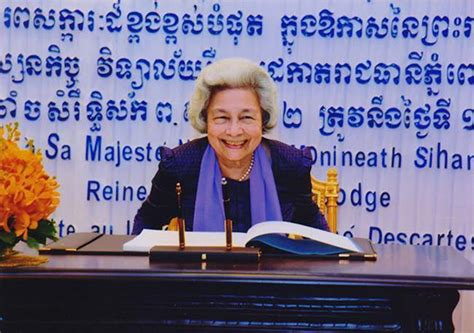 ព្រះរាជជីវប្រវត្តិសង្ខេបសម្តេចព្រះមហាក្សត្រី នរោត្តម មុនិនាថ សីហនុ Mekong News