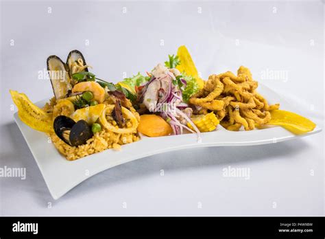 Comida Peruana Arroz Con Mariscos Peruvian Food Stock Photo Alamy