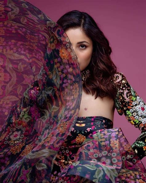 Gorgeous Shehnaaz Gill In A Multi Coloured Outfit Photos 01 245732