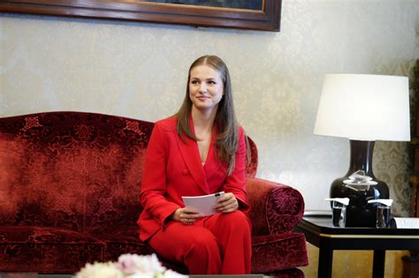 Prinzessin Leonor Erster Solo Termin Im Ausland