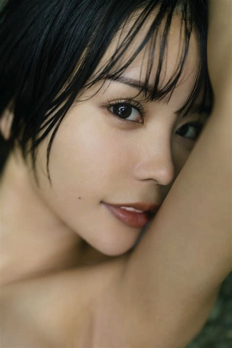 〝aiグラドル〟パピコ、大胆初写真集で意識したaiの特長、ヒトの個性とは｢aiが進化する恐怖はありました｣｜よろず〜ニュース