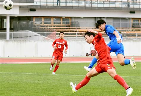 ＜高校サッカー＞男子は佐賀東高校、女子は神埼・佐賀女子高校優勝 佐賀県高校サッカー新人大会・決勝 スポーツ 佐賀県のニュース 佐賀新聞