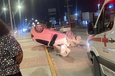 Vuelca Al Caer En Zanja Sin Señalización