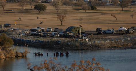 Texas Feds Locked In Tense Border Standoff In Eagle Pass The Texas