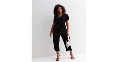 Curves Black Plissé V Neck Short Sleeve Wrap Jumpsuit New Look