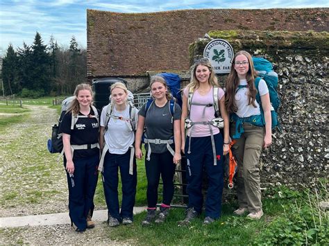 性世界传媒 Goes Silver And Gold For Dofe 性世界传媒