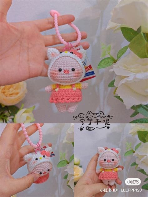 Свинка в костюме Китти