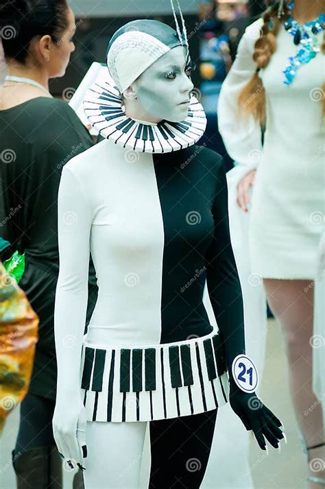 Model Walks The Runway During Editorial Stock Image Image Of Fantasy