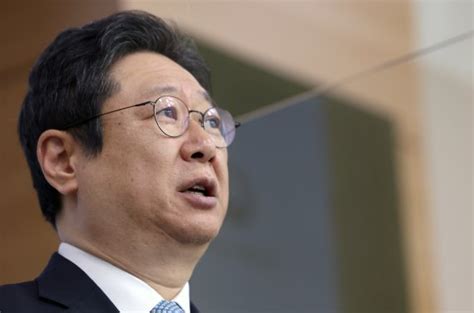 황희 장관 “블랙리스트 재발방지 문화예술 현장서 체감할 때까지 개선” 파이낸셜뉴스