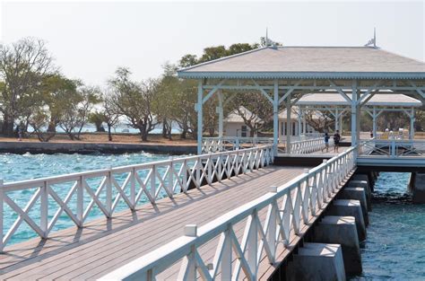 สะพานอัษฎางค์ เกาะสีชัง แลนด์มาร์กสุดโรแมนติก พักผ่อนใกล้กรุงเทพฯ