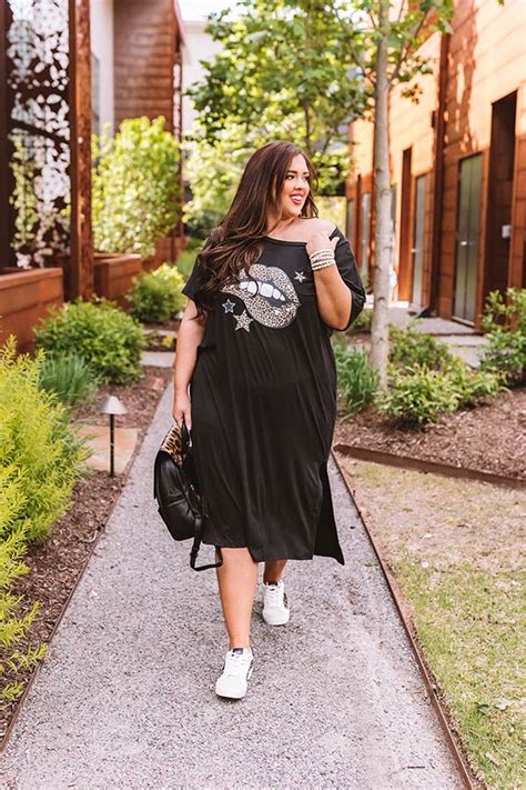 Leopard Lips T Shirt Midi In Black Curves • Impressions Online Boutique