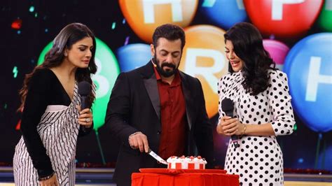 Inside Pics Salman Khan Cuts Birthday Cake With Jacqueline Fernandez