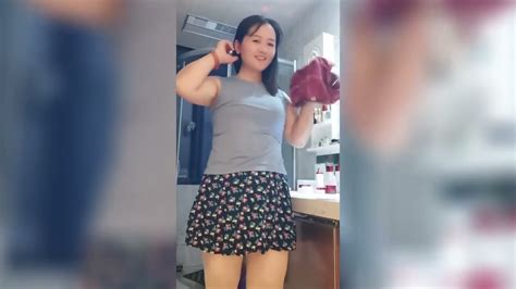 人妻~丰满阿姨短裙子 1 Youtube