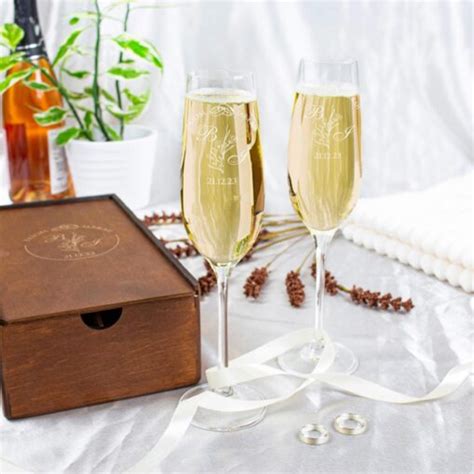 Парні келихи для молодят з гравіюванням у деревяній коробці 2 шт Woodpresent фото відгуки