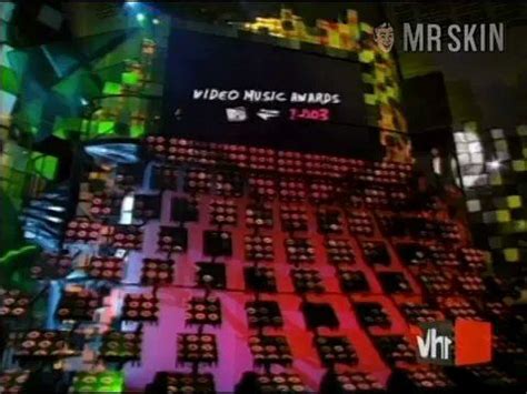 VH1 S 100 Greatest Red Carpet Moments 2004 Nude Scenes Pics Clips Ready To Watch Mr Skin