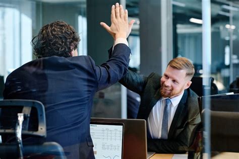 15 Effective Incentives Examples That Motivate And Spark Employees