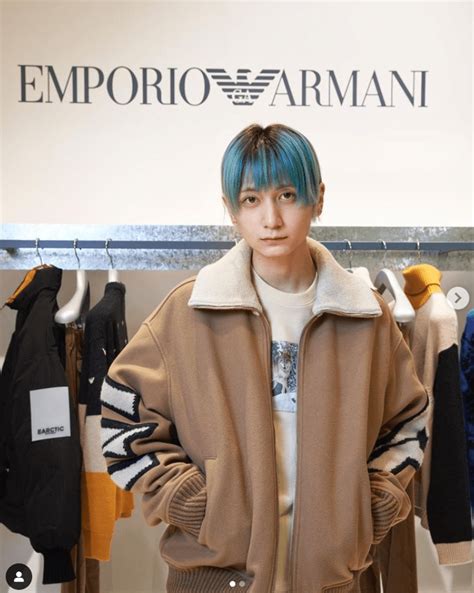 「美し過ぎて怖い」イエモン吉井和哉の息子・吉井添“濡れ肌姿の入浴喫煙ショット”にうっとり「めっちゃ色気ある！」「なんて神々しい」｜概要