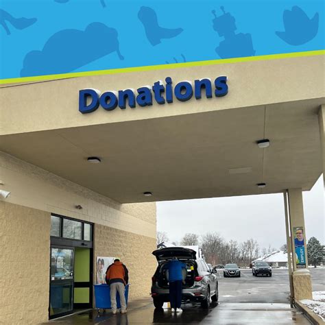 5 Reasons To Donate And Shop At Goodwill This Holiday Season