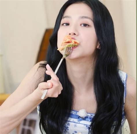 Linne Adlı Kullanıcının Kim Jisoo Panosundaki Pin Güzellik Kraliçesi