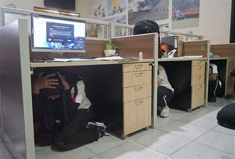 Peringati HKB 2024 BPBD Jatim Gelar Simulasi Evakuasi Bencana Gempa Bumi