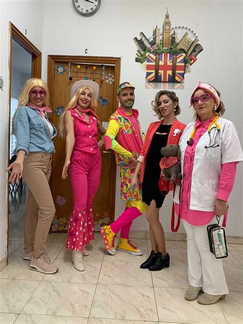 Big Ben College • Carnaval De Barbie