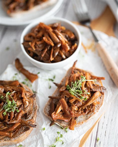 Szarpane boczniaki czyli wegański pulled pork Talerz bezików