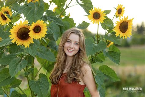 Rubys Senior Photos West Linn Senior Photographer — Kerri Ann