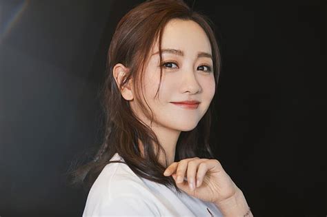 Yang Rong Yang Rong Renews Contract With Yu Zheng Dramapanda
