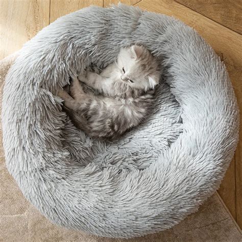 Wholesale Luxury Fleece Dog And Cat Beds Soft And Comfortable