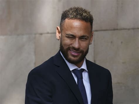 Neymar Promet De Dédier à Bolsonaro Son 1er But Au Mondial Rtn Votre Radio Régionale