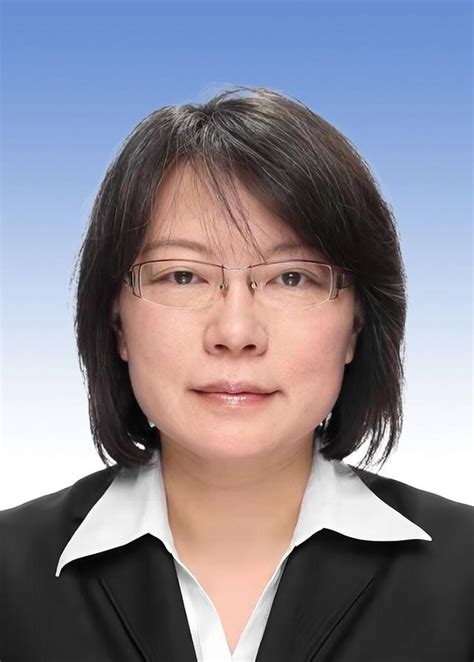 張姿，履新職 新浪香港