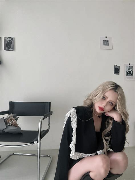 讓今天變得很棒，以至於昨天都嫉妒 無論你當下正在經歷什麼 都要調整好心態，繼續前行，繼續努力 總有人覺得你哪裡都好 也總有人嫌你不夠好 在長大