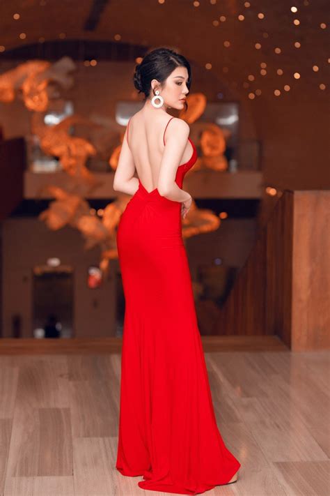 Á Quân Tình Bolero 2019 Lily Chen Khoe Body đồng Hồ Cát Gợi Cảm