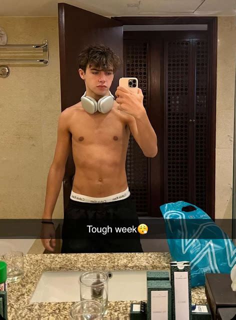 Alexis Superfans Shirtless Male Celebs Tiktoker Kyle Thomas Shirtless Snapchat Pic