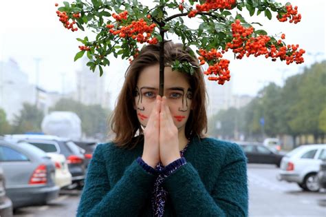 I Ritratti Della Ragazza Dai Due Volti Di Sebastian Bieniek