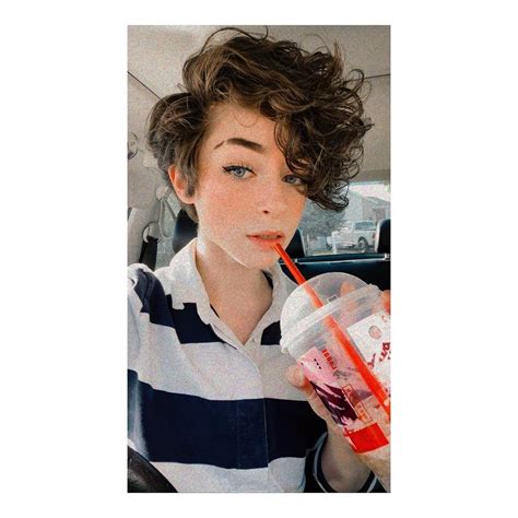 Addison Grace Scrolller